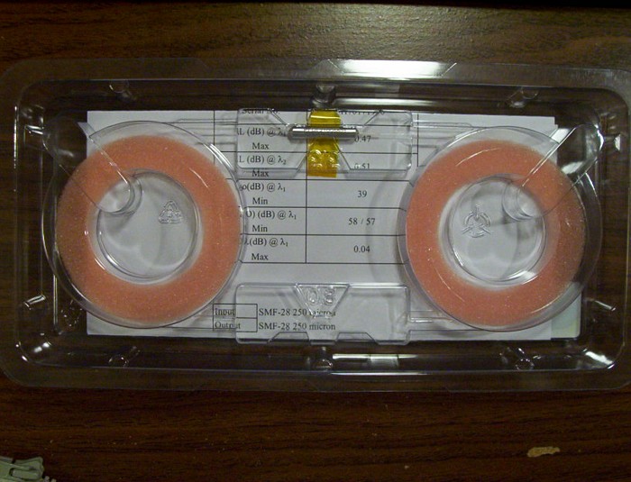 Lightwavestore.com > Isolator > (1460-1490)nm, (1570-1610)nm S/L-band ...